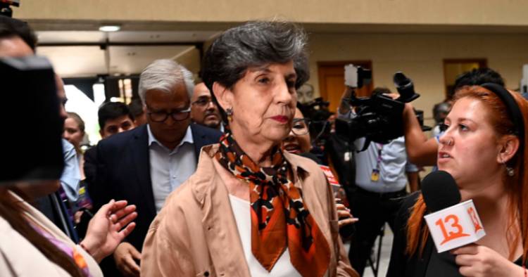 Senadora Isabel Allende hace uso de derecho a guardar silencio por fallida compra de casa ...