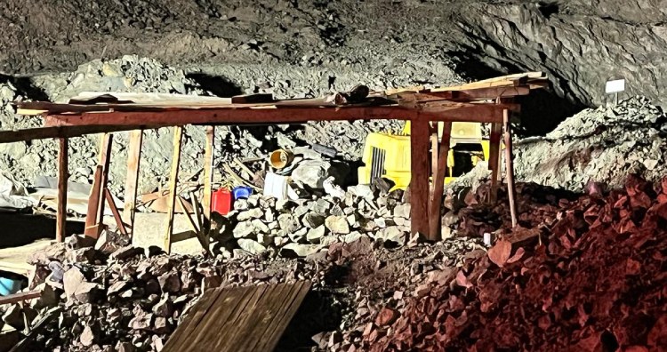 [VIDEO] Tragedia en Copiapó: Tres mineros fallecen en derrumbe en la ...