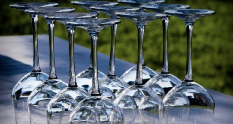 Cómo se deben lavar correctamente las copas sin que se quiebren en el ...